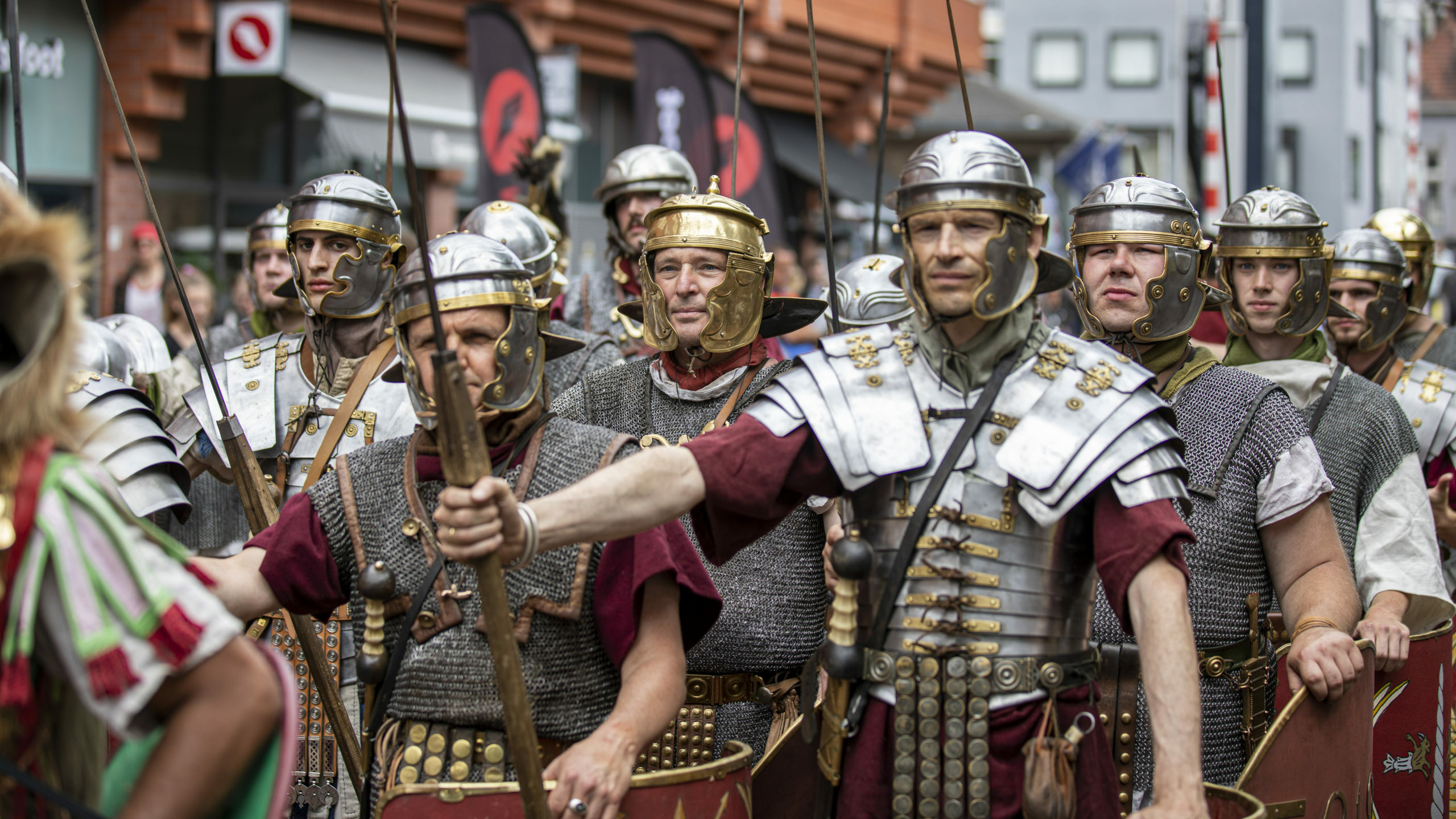 de lage landen Reis rond de rand van de Romeinse wereld: Luc Devoldere ...