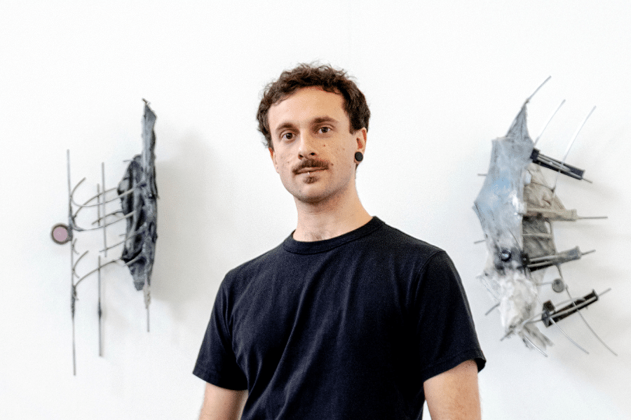 de lage landen Michele Bazzoli maakt wandsculpturen als röntgenfoto’s ...
